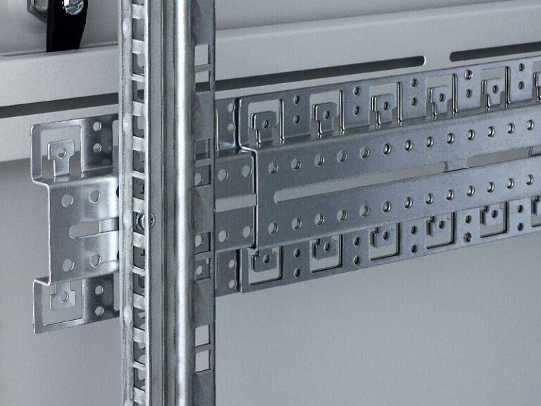 Horizontal cable management system - TRITON
